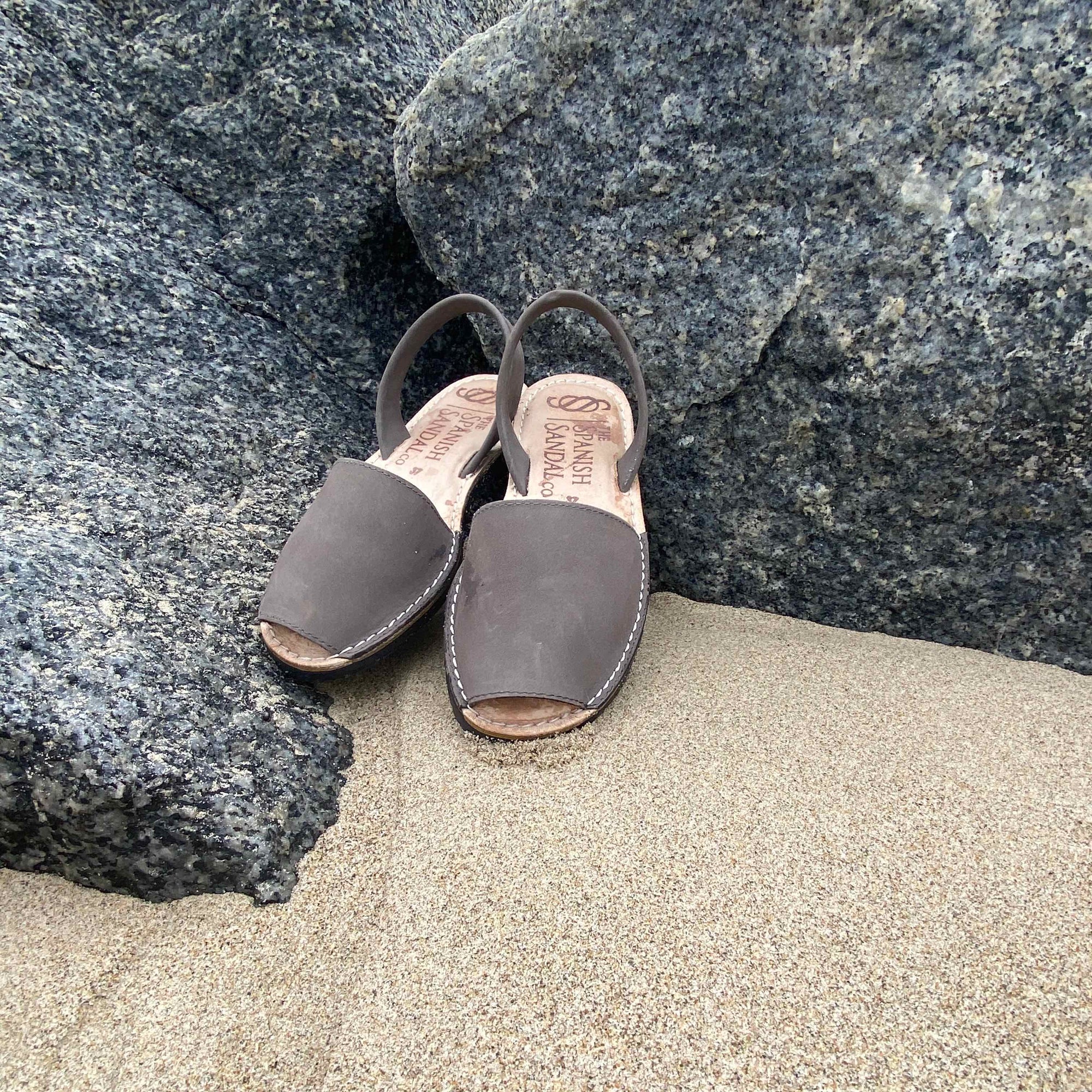 Classic dark grey sandals